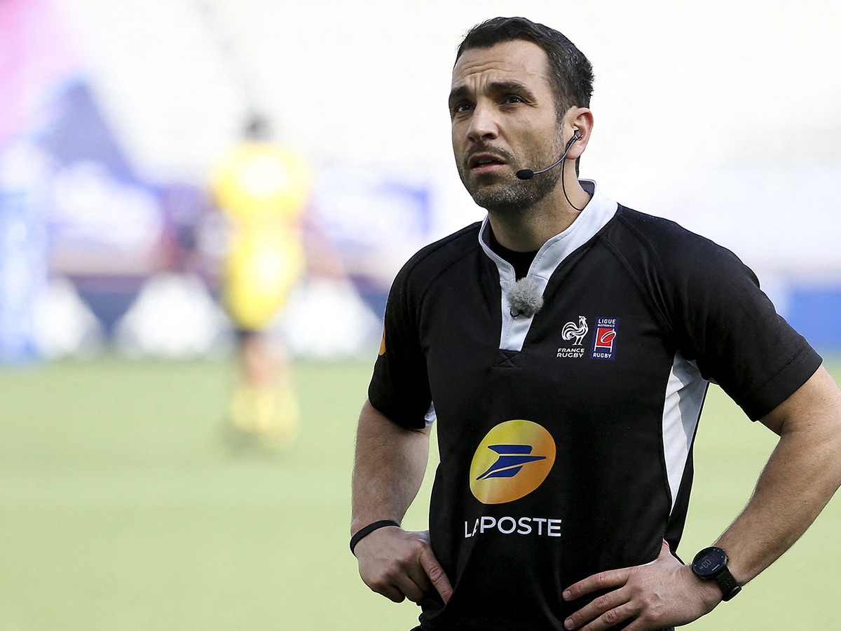 Interview de Mathieu Raynal, arbitre international de rugby au sifflet ...