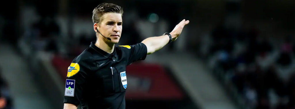 Les arbitres Français aussi ont fait leur rentrée sur la scène ...