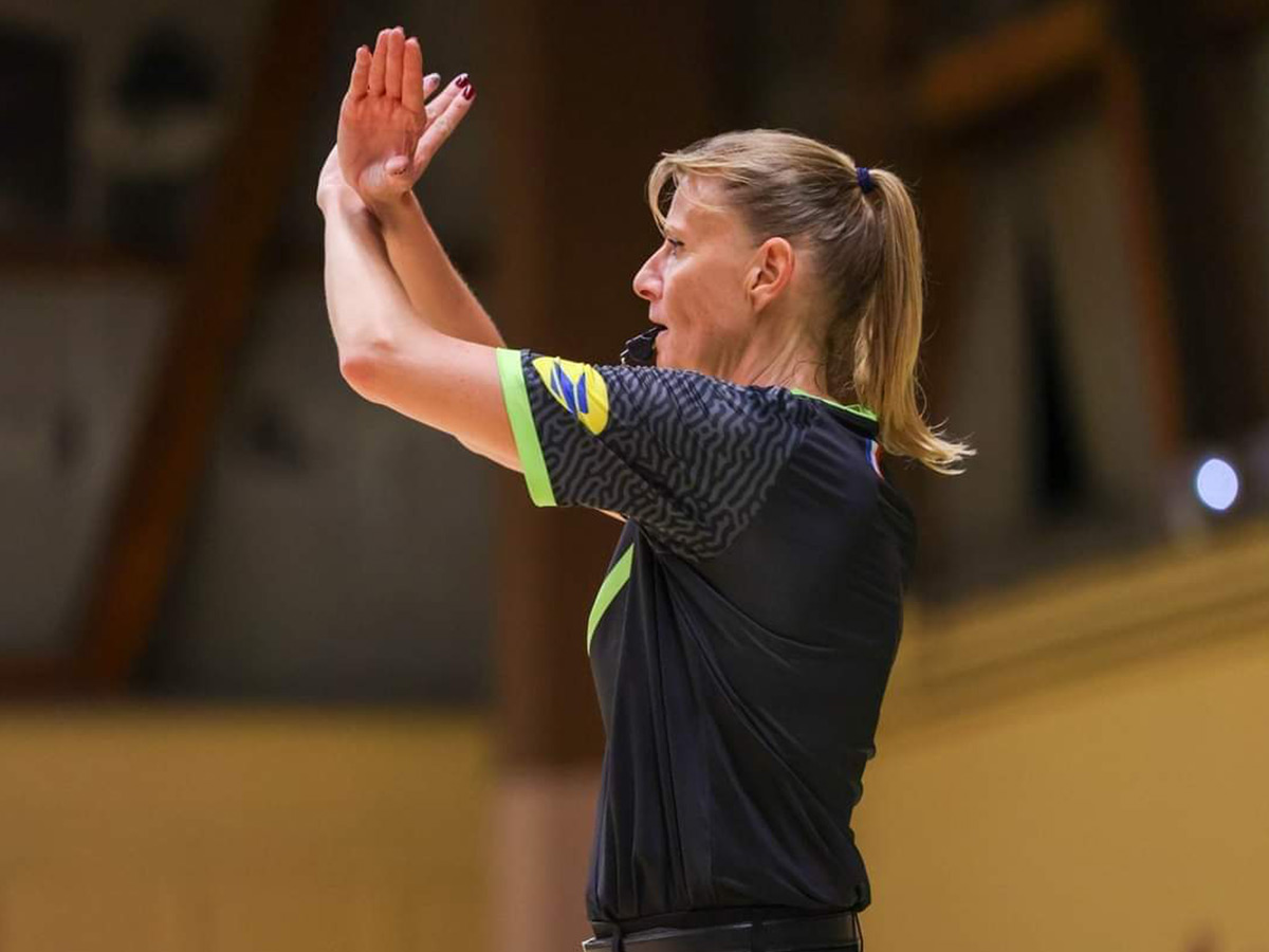 #Journéesportféminin : Nathalie Vial, arbitre de basket NM1 - Tous Arbitres